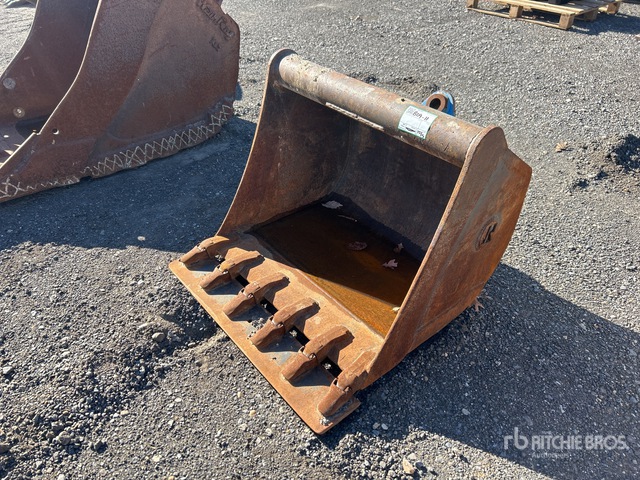 John Deere 36 in Excavator Bucket - Fits John Deere 85G | Ritchie Bros ...