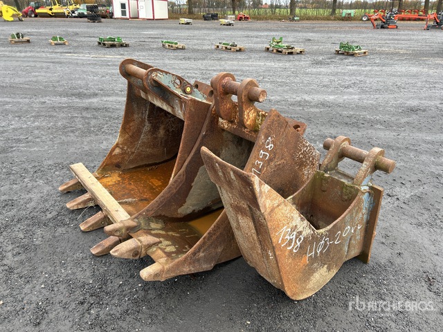Quantity of (3) Bucket | Ritchie Bros. Auctioneers