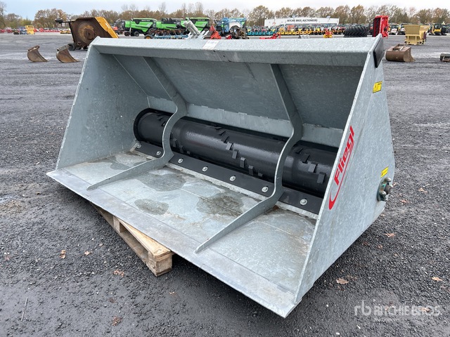 fliegl Ruby 2000 2500 mm Beet Cutter | Ritchie Bros. Auctioneers