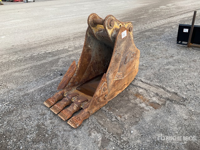 AMI 24 in Q/C Digging Excavator Bucket - Fits Cat 315F | Ritchie Bros ...