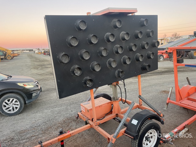 2015 Precision Solar Arrow Board | Ritchie Bros. Auctioneers