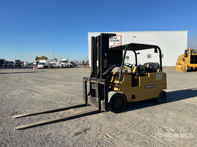 Cat T200 20000 lb Pneumatic Tire Forklift | Ritchie Bros. Auctioneers