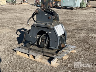 Surplus Cat 2055900 Vibratory Compactor in South Vienna, Ohio, United ...