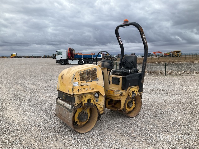 2005 Dynapac CC800 Double Drum Roller | Ritchie Bros. Auctioneers