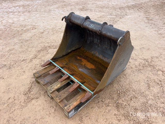 860 mm Godet Bucket | Ritchie Bros. Auctioneers
