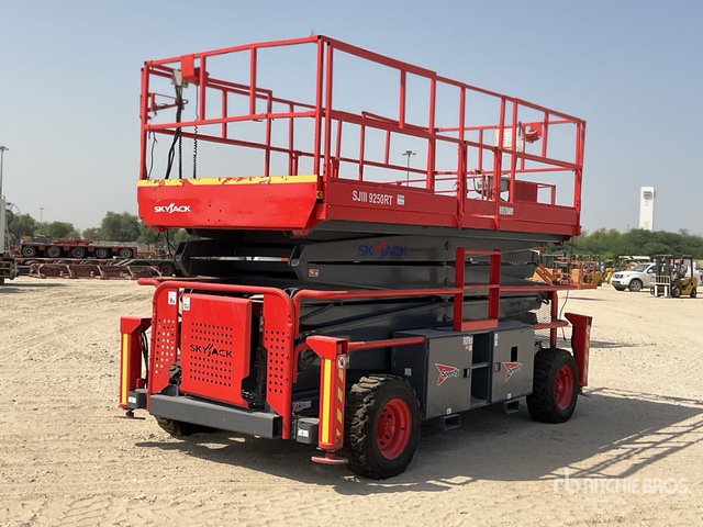 Skyjack SJ9250 4x4 Diesel Scissor Lift | Ritchie Bros. Auctioneers