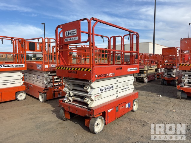 2015 Snorkel S4732E Electric Elevador de tijera | Ritchie Bros. Auctioneers
