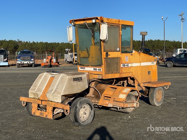 2005 Rosco RB48 Self-Propelled Broom | Ritchie Bros. Auctioneers