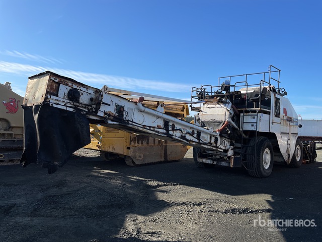 2002 Roadtec SB-2500C Wheel Asphalt Transfer Machine | Ritchie Bros ...