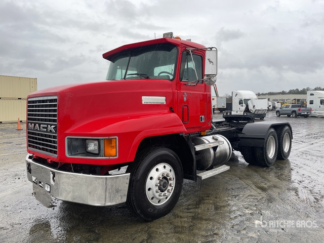 1992 Mack CH613 6x4 T/A Day Cab Truck Tractor | Ritchie Bros. Auctioneers