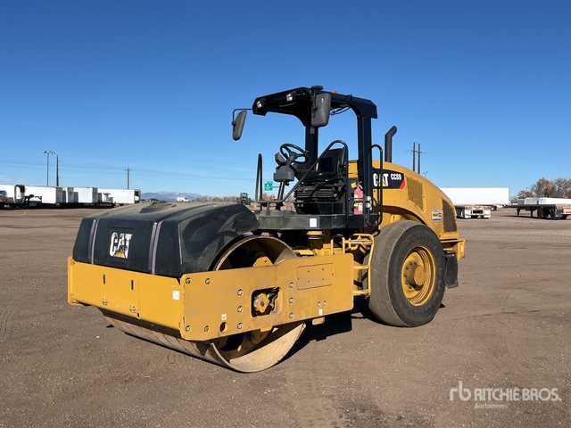 2019 Cat CCS9 Smooth Drum Compactor | Ritchie Bros. Auctioneers