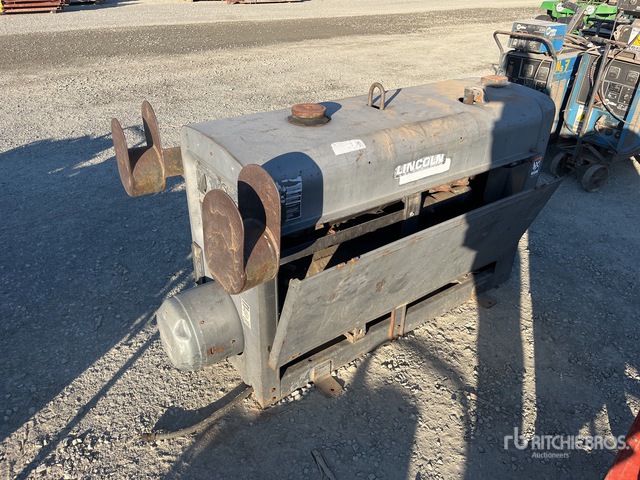 Lincoln SA300-TMD27 300 A Skid-Mounted Engine Driven Welder (Inoperable ...