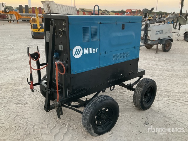 2013 Miller Big Blue 500X Mobile Engine Driven Welder | Ritchie Bros ...