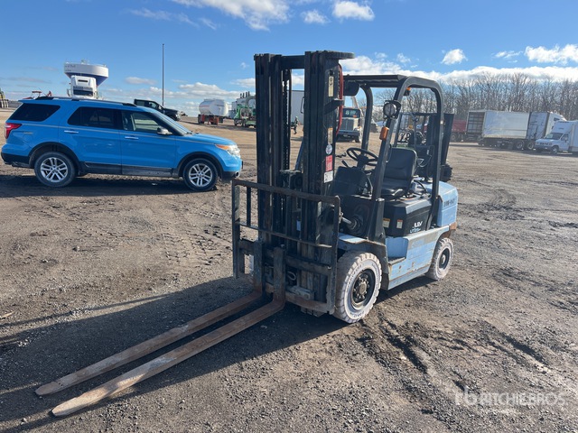 2012 Utilev UT25P 4500 LBS 4530 lb Pneumatic Tire Forklift | Ritchie ...