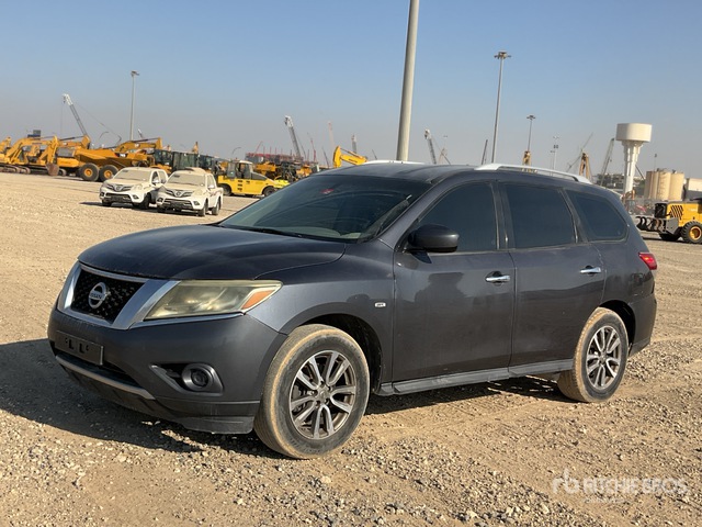 2014 Nissan Pathfinder 4WD Véhicule utilitaire sport | Ritchie Bros ...
