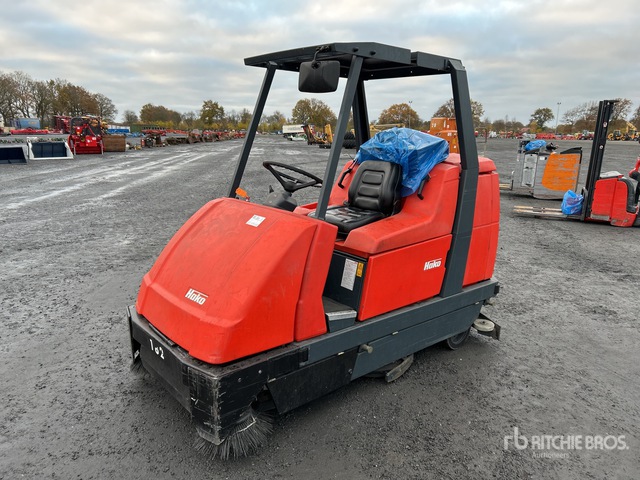 Hako Hakomatic B1100 Electric Floor Scrubber | Ritchie Bros. Auctioneers