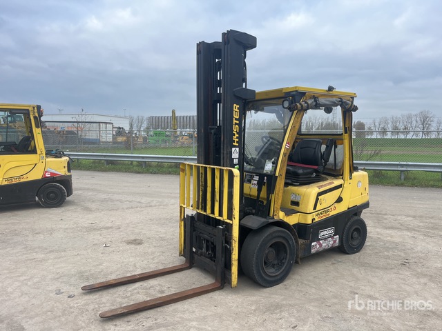 2015 Hyster H3.0FT 2480 kg Pneumatic Tire Forklift | Ritchie Bros ...