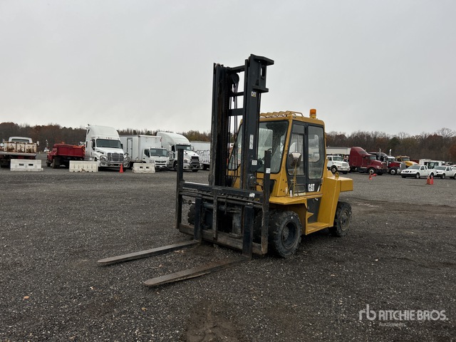 1999 Cat DP70 15500 lb Pneumatic Tire Forklift | Ritchie Bros. Auctioneers