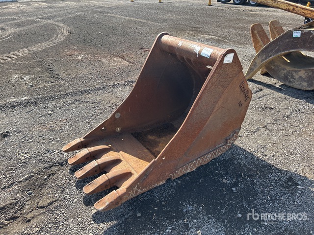 36 in Digging Excavator Bucket | Ritchie Bros. Auctioneers
