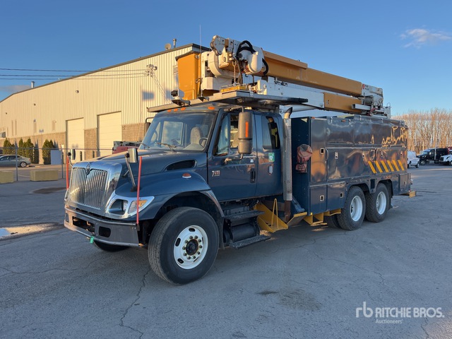 2006 Posi-Plus 500-50-RU 50 ft on 2006 International 7400 6x4 Bucket ...
