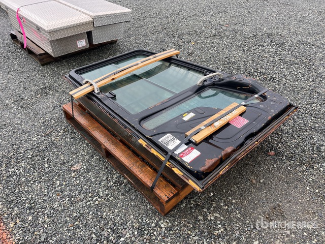 Cab Door - Fits Cat 336 | Ritchie Bros. Auctioneers