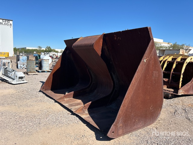 Cat 154 in General Purpose Wheel Loader Bucket | Ritchie Bros. Auctioneers