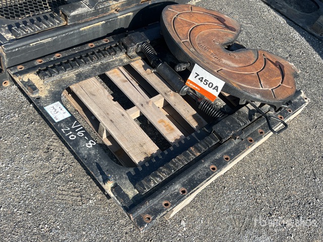 Holland Sliding Fifth Wheel | Ritchie Bros. Auctioneers