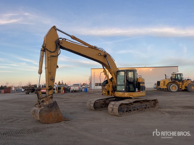 2002 Cat 321B LCR Tracked Excavator | Ritchie Bros. Auctioneers