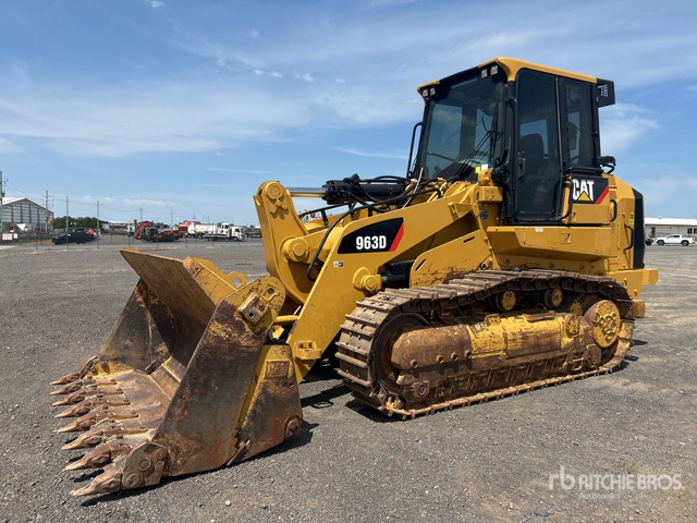 2013 Cat 963D Crawler Loader | Ritchie Bros. Auctioneers