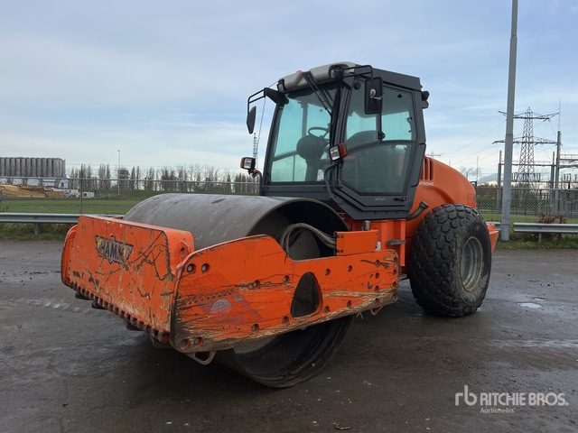 2011 Hamm 3516HT Smooth Drum Compactor | Ritchie Bros. Auctioneers
