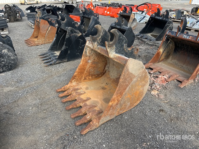 Kubota K7429 35 in Excavator Bucket | Ritchie Bros. Auctioneers