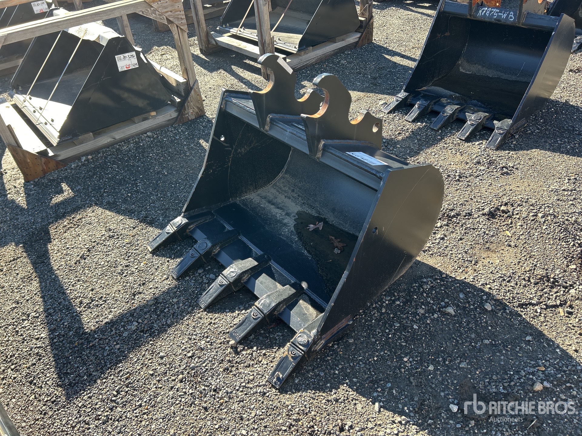 Kubota K7876 Excavator Bucket | Ritchie Bros. Auctioneers