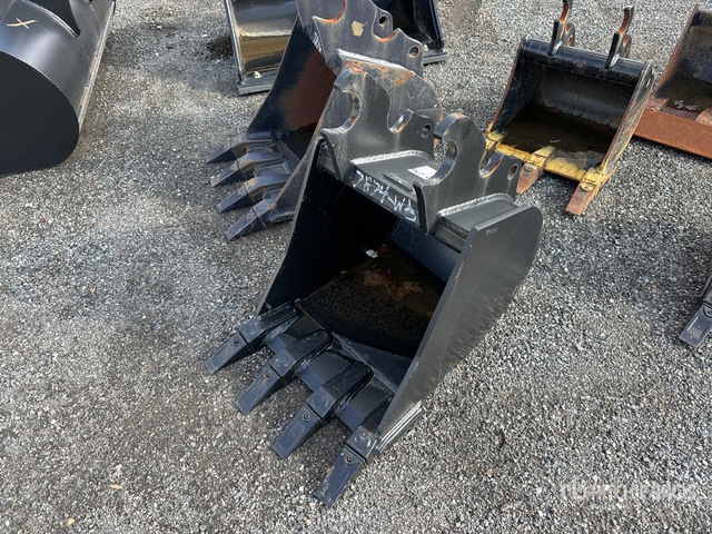 Kubota K7874 18 in Digging Excavator Bucket (Unused) | Ritchie Bros ...