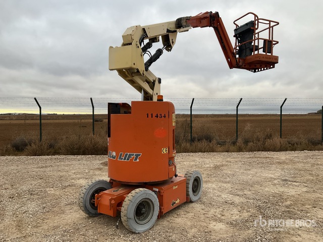 JLG E300 AJP 2WD Electric Articulating Boom Lift | Ritchie Bros ...