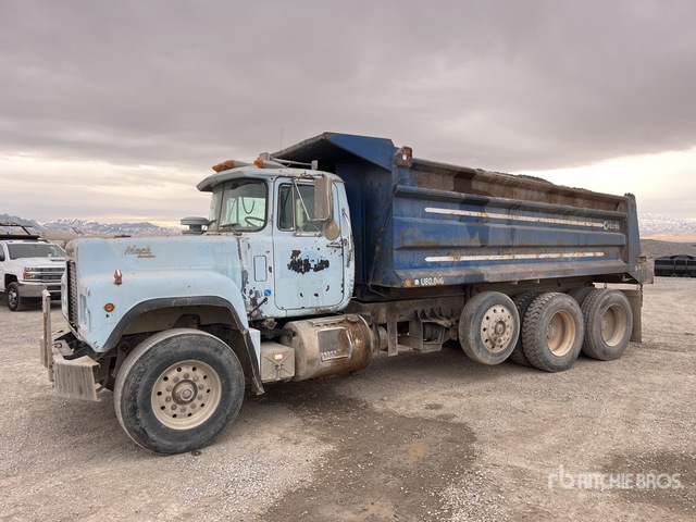 1991 Mack RD600 8x4 Dump Truck | Ritchie Bros. Auctioneers
