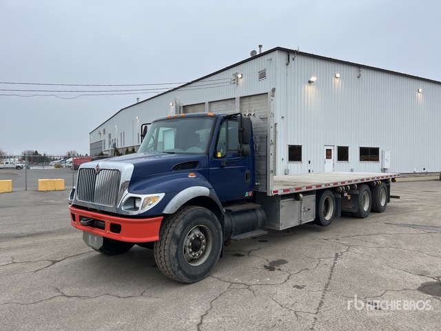 2006 International 7500 8x4 Flatbed Truck | Ritchie Bros. Auctioneers