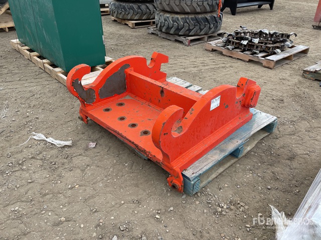 Excavator Adapter Plate | Ritchie Bros. Auctioneers