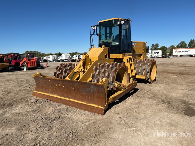 2007 Cat 815F Soil Compactor | Ritchie Bros. Auctioneers
