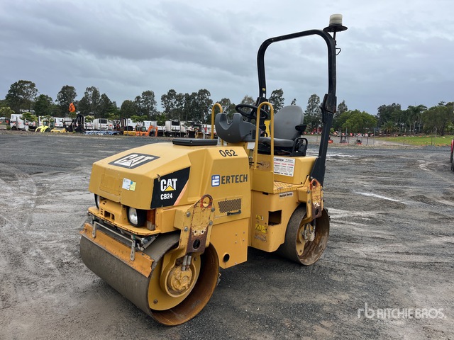2009 Cat CB24 Double Drum Roller | Ritchie Bros. Auctioneers