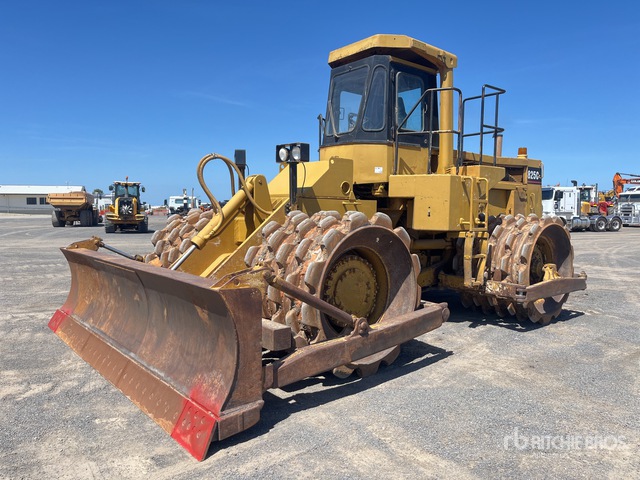 1984 Cat 825C Soil Compactor | Ritchie Bros. Auctioneers