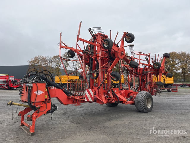 2005 Kuhn GA15021P Hay Rake | Ritchie Bros. Auctioneers