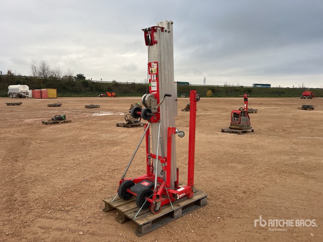 Genie Elevateur Mecanique Mechanical Lift | Ritchie Bros. Auctioneers