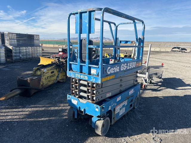 2013 Genie GS1930 Electric Scissor Lift | Ritchie Bros. Auctioneers
