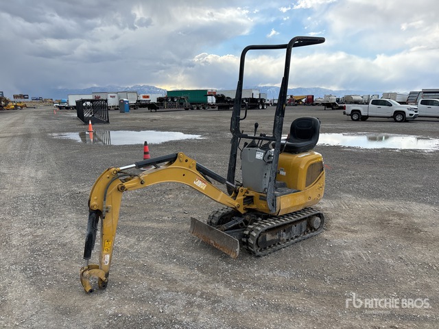 2013 Cat 300 9D Mini Excavator | Ritchie Bros. Auctioneers