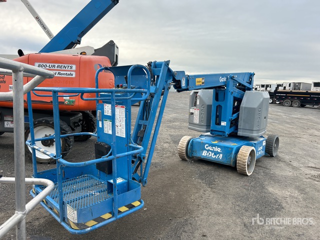2009 Genie Z34/22N 2WD Electric Articulating Boom Lift | Ritchie Bros ...