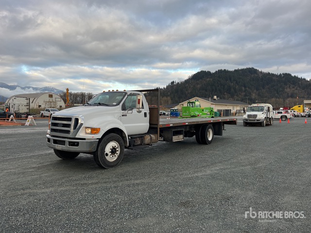 2015 Ford F-750 XL 4x2 Flatbed Truck | Ritchie Bros. Auctioneers