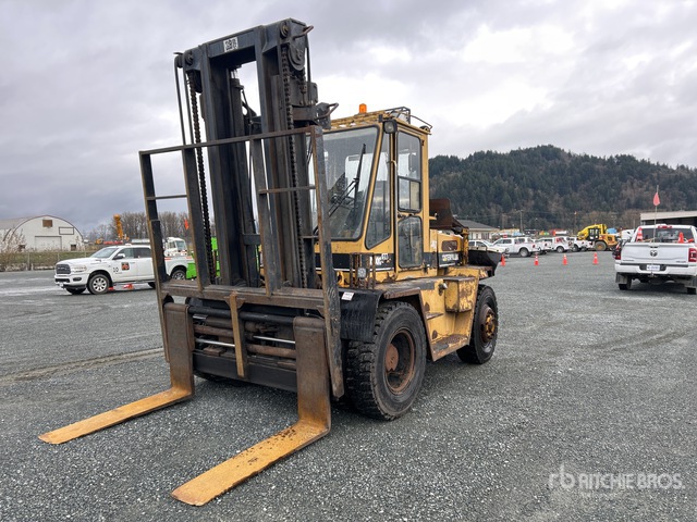 1994 Cat V200C 20000 lb Pneumatic Tire Forklift | Ritchie Bros. Auctioneers