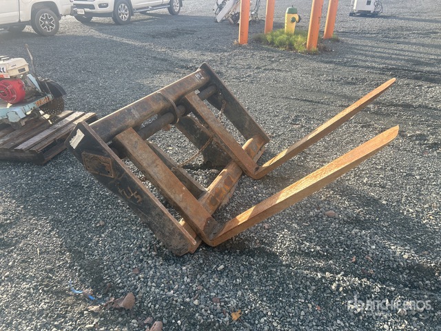 46 in Wheel Loader Forks - Fits Cat 924G | Ritchie Bros. Auctioneers