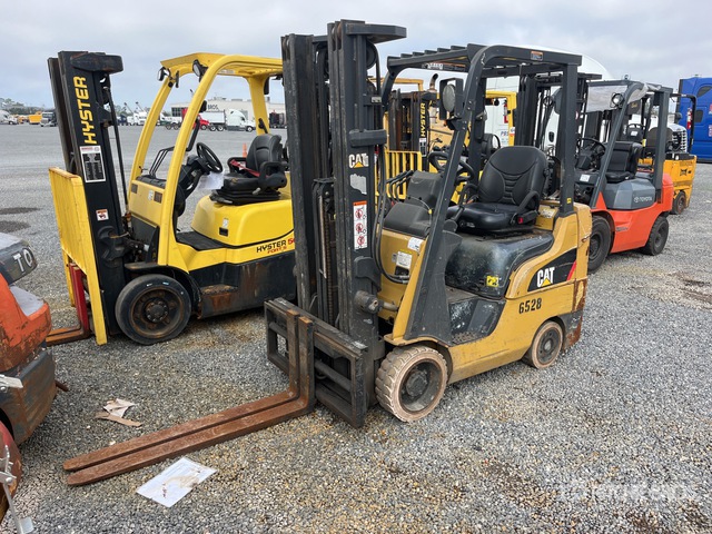 Cat 2CC4000 3450 lb Chariot élévateur à pneus gonflés | Ritchie Bros. Auctioneers