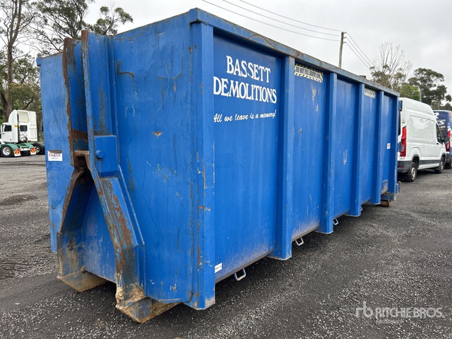 32 m3 Hook-Lift Waste Container | Ritchie Bros. Auctioneers